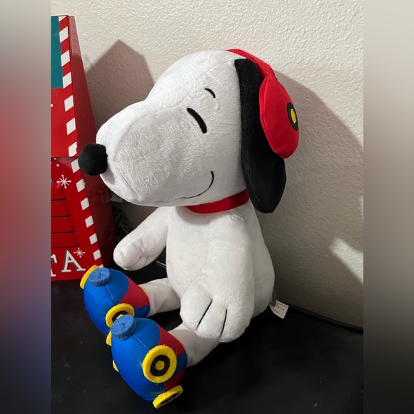 Toys | Peanuts Snoopy On Roller Skates W Headphones Plush Hallmark ...